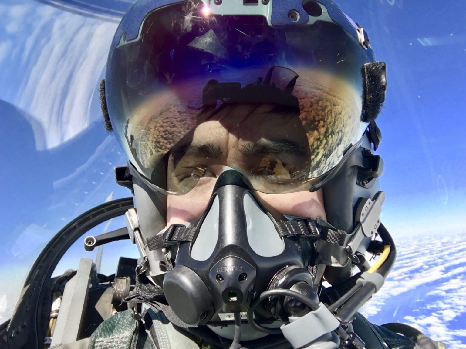 Approaching Mach 2 in an F-16: 'The jet started to shake' | Sandboxx