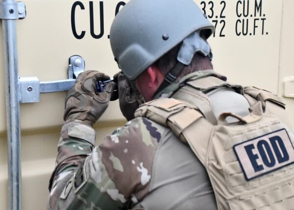 Lock-picking 101 with the Delta Force | Sandboxx