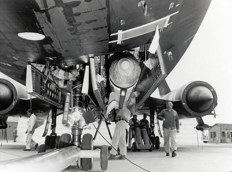 Evidence is mounting that Lockheed Martin's SR-72 could be in ...