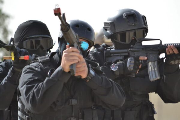 Using roleplayers to train for hostage-rescue operations with Delta ...